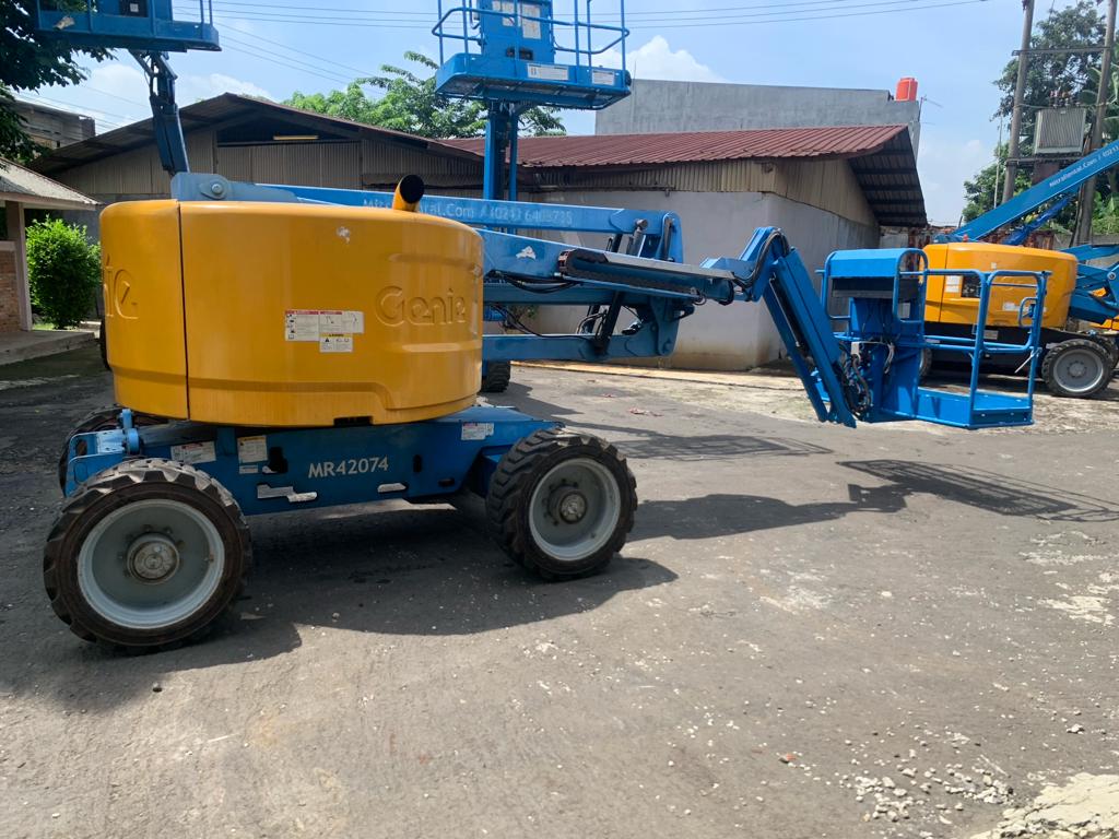 Sewa & Rental Alat Main Lift (Scissor Lift & Articulated Boom Lift)